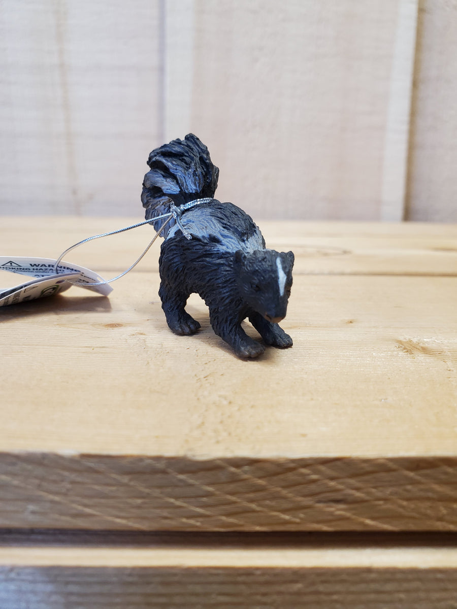 Skunk Figurine by CollectA – Stone Creek Western Shop